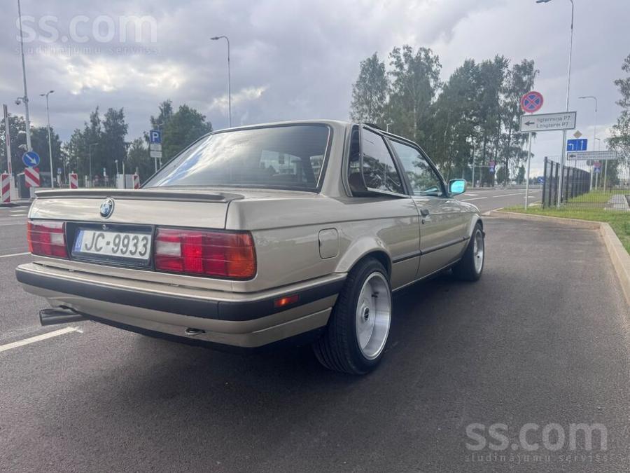 БМВ 325 1989 в Рига, объемом двигателя 2.50 л и пробегом 0 тыс. км за 39800 €, фото 3 на AUTOMOTO.COM.LV