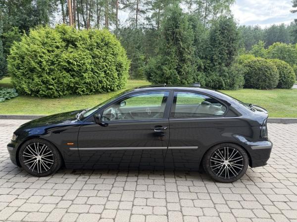 BMW 325 2001 in Visaginas, with an engine capacity of 2.50 L and mileage of 252 thousand km for 3200 €, photo 5 on AUTOMOTO.COM.LV