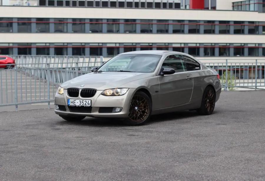 BMW 325 2008 in Riga, with an engine capacity of 3.00 L and mileage of 176 thousand km for 6480 €, photo 4 on AUTOMOTO.COM.LV