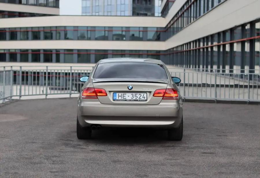 BMW 325 2008 in Riga, with an engine capacity of 3.00 L and mileage of 176 thousand km for 6480 €, photo 6 on AUTOMOTO.COM.LV