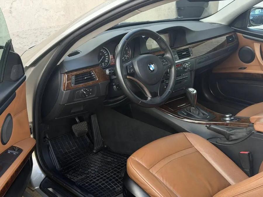 BMW 325 2008 in Riga, with an engine capacity of 3.00 L and mileage of 176 thousand km for 6480 €, photo 8 on AUTOMOTO.COM.LV