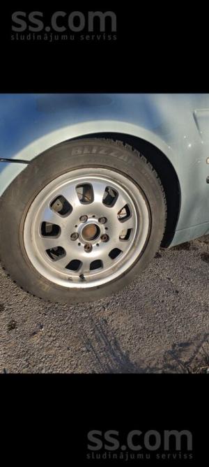 Zaļš BMW 325 2002 Rīga, ar dzinēja tilpumu 2.50 L un nobraukumu 134 tūkst. km par 2700 €, foto 8 vietnē AUTOMOTO.COM.LV