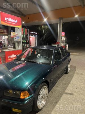Zaļš BMW 325 1995 Rīga, ar dzinēja tilpumu 2.50 L un nobraukumu 205 tūkst. km par 5499 €, foto 1 vietnē AUTOMOTO.COM.LV