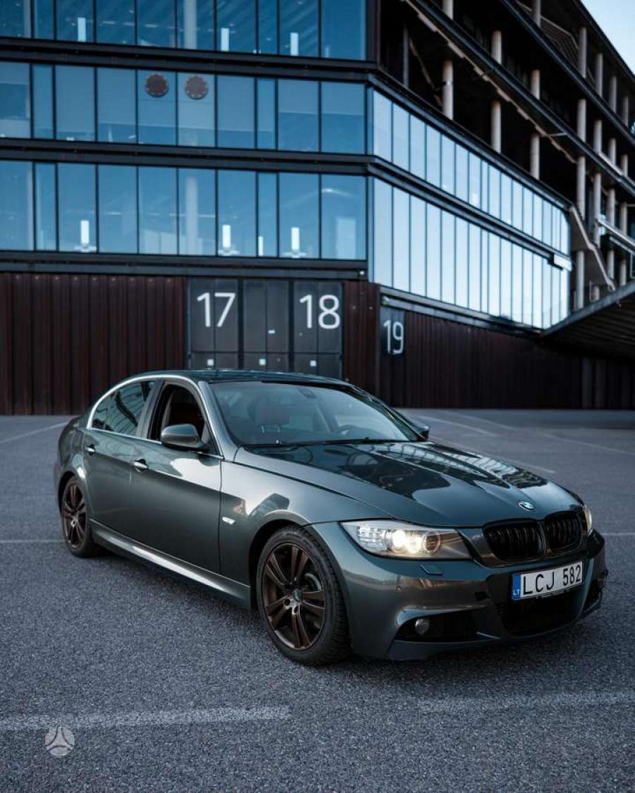 Green BMW 325 2009 in Kaunas, with an engine capacity of 2.99 L and mileage of 380 thousand km for 5800 €, photo 1 on AUTOMOTO.COM.LV