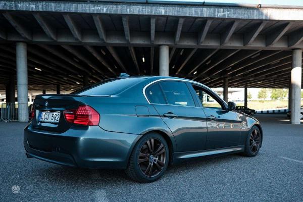 Green BMW 325 2009 in Kaunas, with an engine capacity of 2.99 L and mileage of 380 thousand km for 5800 €, photo 2 on AUTOMOTO.COM.LV