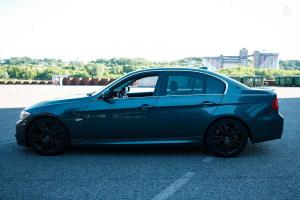 Green BMW 325 2009 in Kaunas, with an engine capacity of 2.99 L and mileage of 380 thousand km for 5800 €, photo 5 on AUTOMOTO.COM.LV