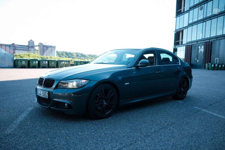 Green BMW 325 2009 in Kaunas, with an engine capacity of 2.99 L and mileage of 380 thousand km for 5800 €, photo 6 on AUTOMOTO.COM.LV