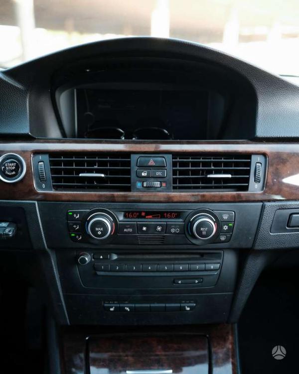 Green BMW 325 2009 in Kaunas, with an engine capacity of 2.99 L and mileage of 380 thousand km for 5800 €, photo 9 on AUTOMOTO.COM.LV