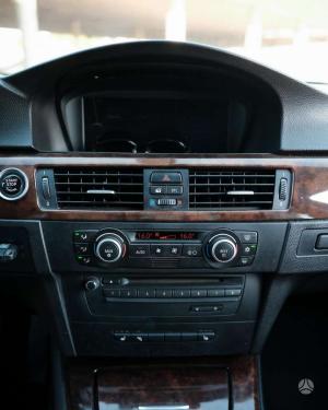 Green BMW 325 2009 in Kaunas, with an engine capacity of 2.99 L and mileage of 380 thousand km for 5800 €, photo 10 on AUTOMOTO.COM.LV