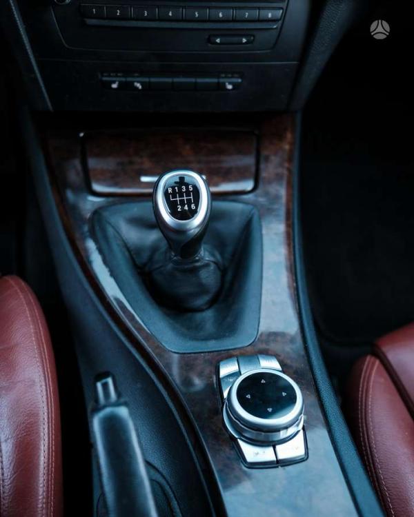 Green BMW 325 2009 in Kaunas, with an engine capacity of 2.99 L and mileage of 380 thousand km for 5800 €, photo 10 on AUTOMOTO.COM.LV
