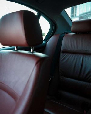 Green BMW 325 2009 in Kaunas, with an engine capacity of 2.99 L and mileage of 380 thousand km for 5800 €, photo 13 on AUTOMOTO.COM.LV