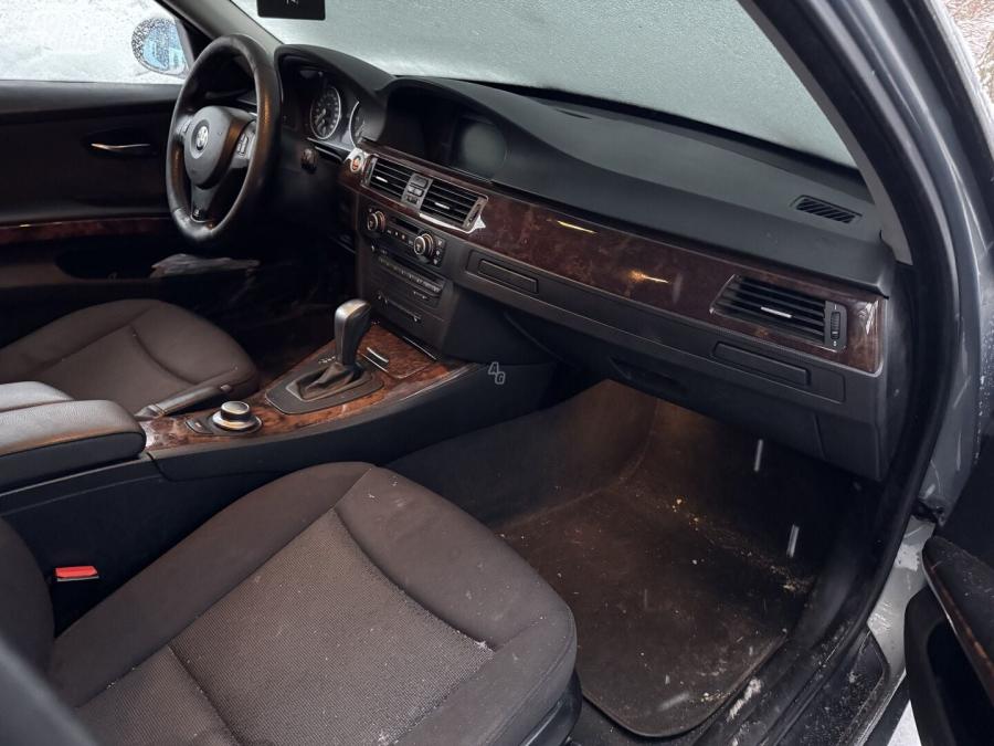 Zaļš BMW 325 2007 Viļņa, ar dzinēja tilpumu 3.00 L un nobraukumu 260 tūkst. km par 2000 €, foto 5 vietnē AUTOMOTO.COM.LV