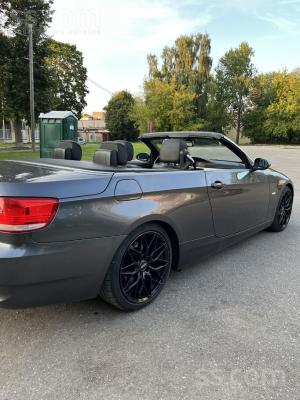Grey BMW 325 2007 in Riga, with an engine capacity of 3.00 L and mileage of 218 thousand km for 6400 €, photo 7 on AUTOMOTO.COM.LV