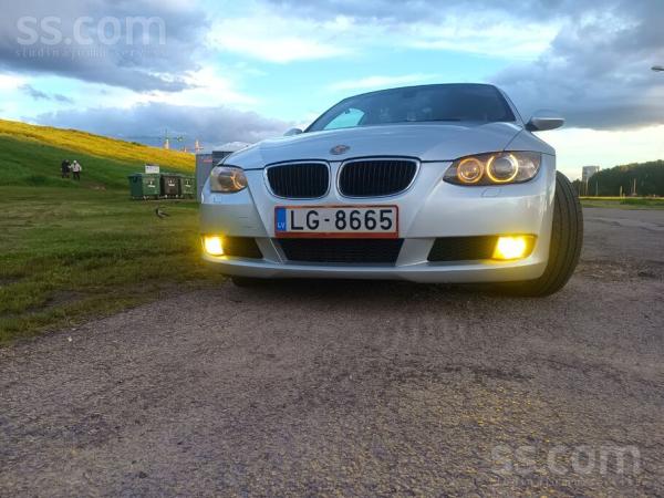 Grey BMW 325 2007 in Riga, with an engine capacity of 3.00 L and mileage of 334 thousand km for 7000 €, photo 1 on AUTOMOTO.COM.LV