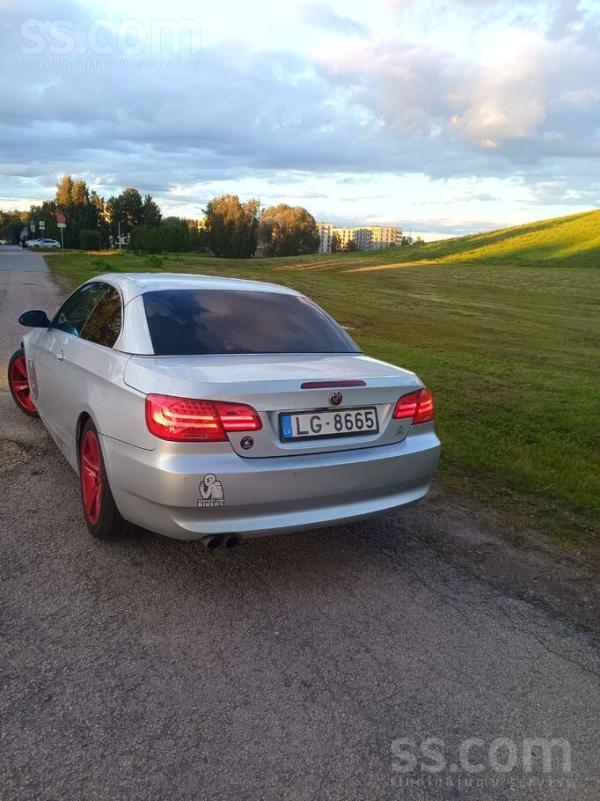 Grey BMW 325 2007 in Riga, with an engine capacity of 3.00 L and mileage of 334 thousand km for 7000 €, photo 4 on AUTOMOTO.COM.LV