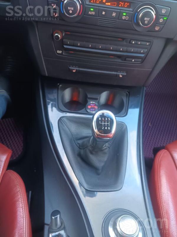 Grey BMW 325 2007 in Riga, with an engine capacity of 3.00 L and mileage of 334 thousand km for 7000 €, photo 9 on AUTOMOTO.COM.LV