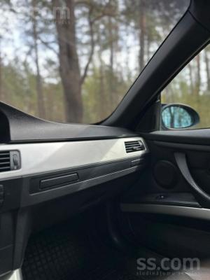 Grey BMW 325 2008 in Daugavpils, with an engine capacity of 3.00 L and mileage of 235 thousand km for 8700 €, photo 12 on AUTOMOTO.COM.LV