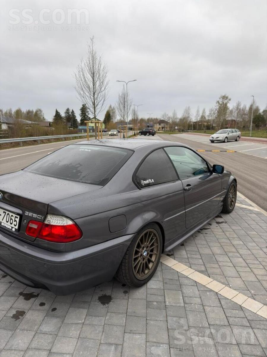 Grey BMW 325 2002 in Jelgava, with an engine capacity of 2.50 L and mileage of 323 thousand km for 4950 €, photo 5 on AUTOMOTO.COM.LV