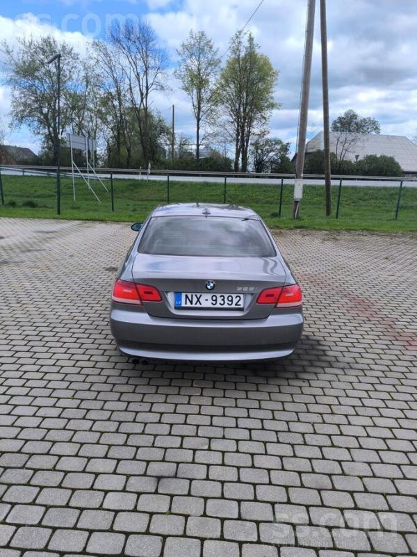 Pelēks BMW 325 2006 Bauska, ar dzinēja tilpumu 3.00 L un nobraukumu 360 tūkst. km par 5400 €, foto 2 vietnē AUTOMOTO.COM.LV
