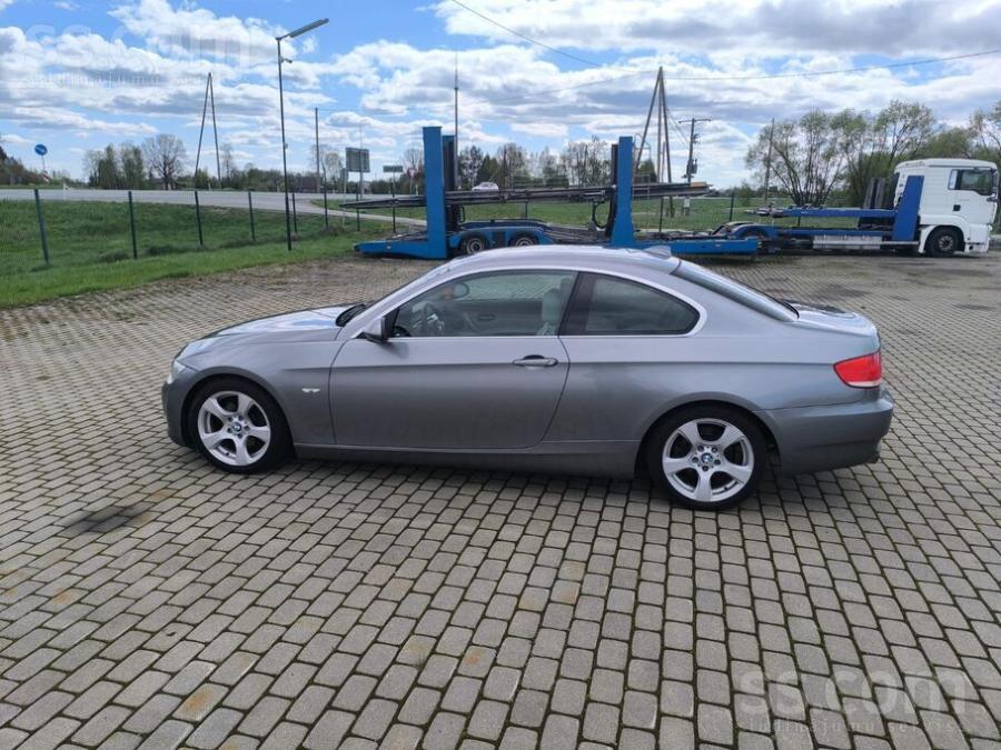 Pelēks BMW 325 2006 Bauska, ar dzinēja tilpumu 3.00 L un nobraukumu 360 tūkst. km par 5400 €, foto 4 vietnē AUTOMOTO.COM.LV