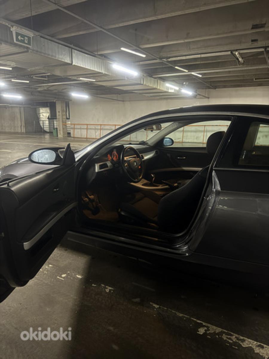 Grey BMW 325 2006 in Tallinn, with an engine capacity of 0.16 L and mileage of 240 thousand km for 7000 €, photo 10 on AUTOMOTO.COM.LV