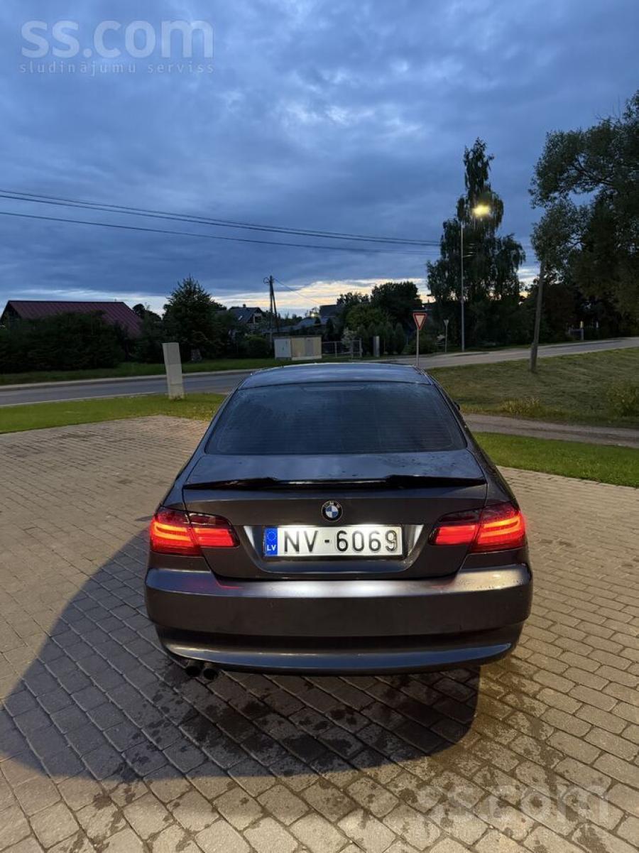 Pelēks BMW 325 2006 Balvi, ar dzinēja tilpumu 2.50 L un nobraukumu 237 tūkst. km par 5150 €, foto 5 vietnē AUTOMOTO.COM.LV