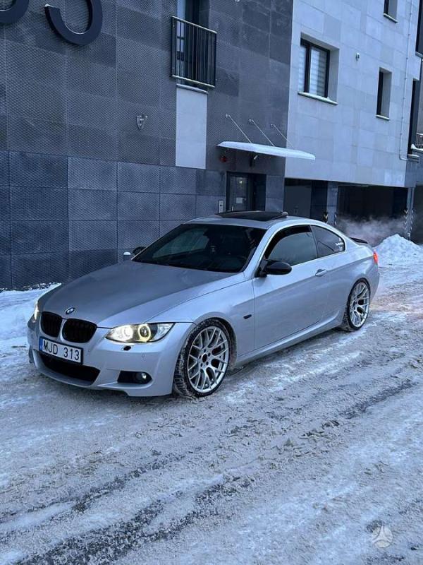 Grey BMW 325 2007 in Vilnius, with an engine capacity of 2.50 L and mileage of 213 thousand km for 5500 €, photo 1 on AUTOMOTO.COM.LV