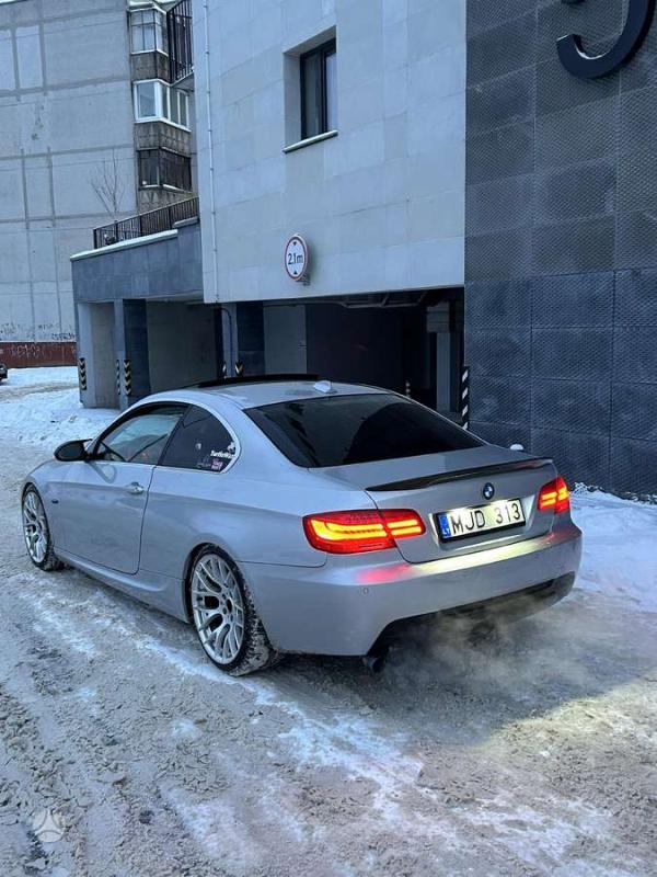 Grey BMW 325 2007 in Vilnius, with an engine capacity of 2.50 L and mileage of 213 thousand km for 5500 €, photo 3 on AUTOMOTO.COM.LV