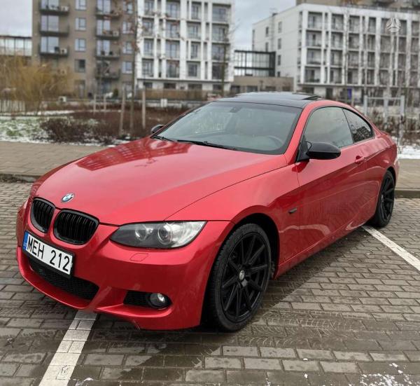 Pelēks BMW 325 2008 Viļņa, ar dzinēja tilpumu 2.99 L un nobraukumu 285 tūkst. km par 7700 €, foto 1 vietnē AUTOMOTO.COM.LV