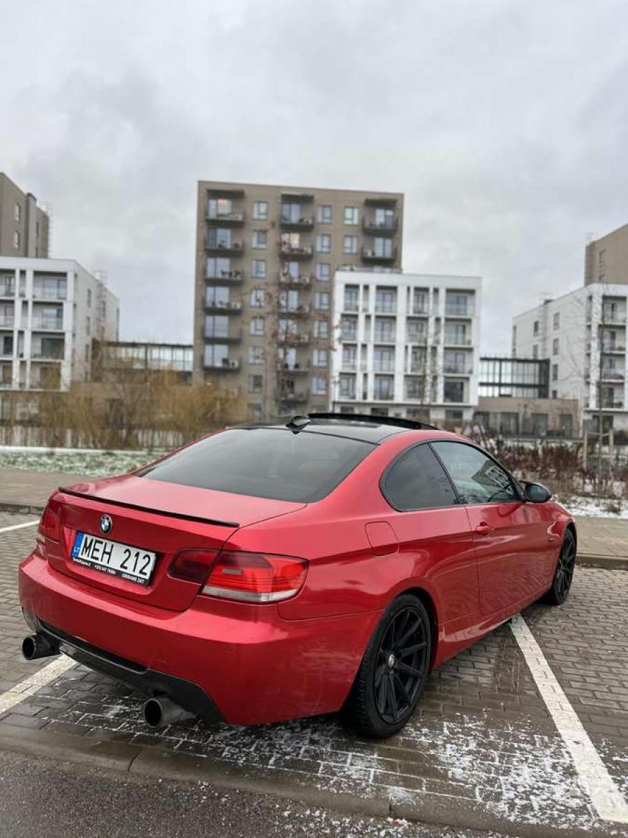 Grey BMW 325 2008 in Vilnius, with an engine capacity of 2.99 L and mileage of 285 thousand km for 7700 €, photo 3 on AUTOMOTO.COM.LV