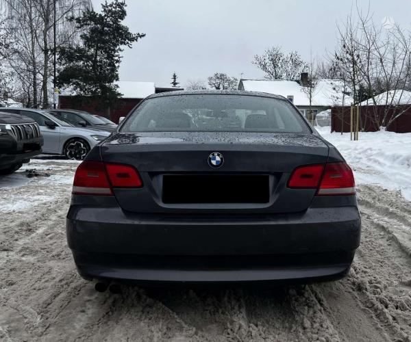 Pelēks BMW 325 2008 Viļņa, ar dzinēja tilpumu 2.50 L un nobraukumu 214 tūkst. km par 6300 €, foto 3 vietnē AUTOMOTO.COM.LV