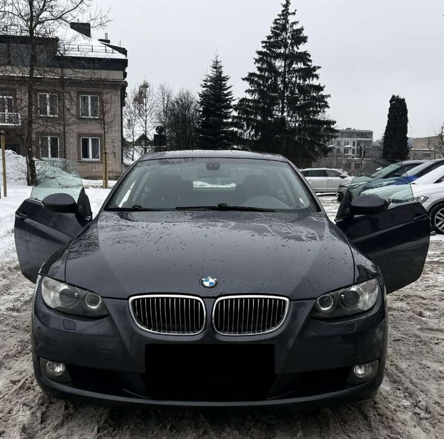 Pelēks BMW 325 2008 Viļņa, ar dzinēja tilpumu 2.50 L un nobraukumu 214 tūkst. km par 6300 €, foto 5 vietnē AUTOMOTO.COM.LV