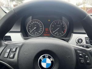 Pelēks BMW 325 2008 Viļņa, ar dzinēja tilpumu 2.50 L un nobraukumu 214 tūkst. km par 6300 €, foto 15 vietnē AUTOMOTO.COM.LV