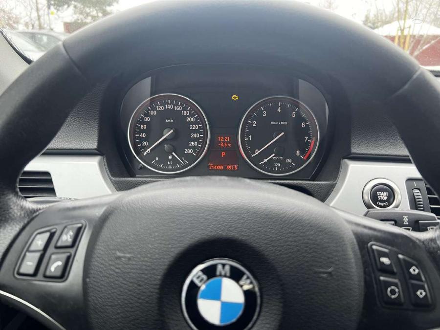 Pelēks BMW 325 2008 Viļņa, ar dzinēja tilpumu 2.50 L un nobraukumu 214 tūkst. km par 6300 €, foto 15 vietnē AUTOMOTO.COM.LV