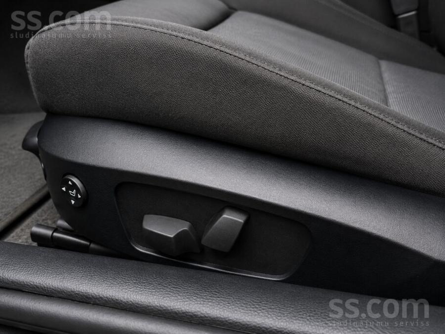 Grey BMW 325 2008 in Riga, with an engine capacity of 3.00 L and mileage of 270 thousand km for 6490 €, photo 15 on AUTOMOTO.COM.LV