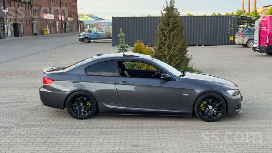 Pelēks BMW 325 2009 Liepāja, ar dzinēja tilpumu 3.00 L un nobraukumu 331 tūkst. km par 9990 €, foto 3 vietnē AUTOMOTO.COM.LV