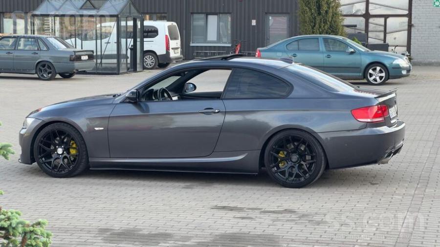 Pelēks BMW 325 2009 Liepāja, ar dzinēja tilpumu 3.00 L un nobraukumu 331 tūkst. km par 9990 €, foto 12 vietnē AUTOMOTO.COM.LV