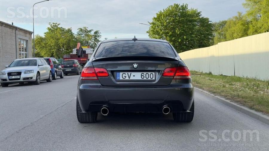 Pelēks BMW 325 2009 Liepāja, ar dzinēja tilpumu 3.00 L un nobraukumu 331 tūkst. km par 9990 €, foto 13 vietnē AUTOMOTO.COM.LV