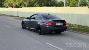 Pelēks BMW 325 2009 Liepāja, ar dzinēja tilpumu 3.00 L un nobraukumu 331 tūkst. km par 9990 €, foto 14 vietnē AUTOMOTO.COM.LV