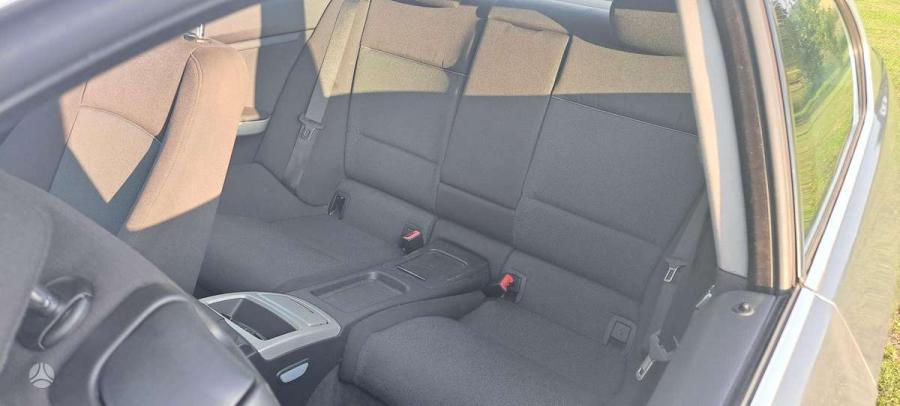 Pelēks BMW 325 2009 Alīta, ar dzinēja tilpumu 3.00 L un nobraukumu 228 tūkst. km par 5500 €, foto 8 vietnē AUTOMOTO.COM.LV