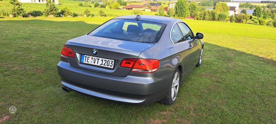Pelēks BMW 325 2009 Alīta, ar dzinēja tilpumu 3.00 L un nobraukumu 228 tūkst. km par 5500 €, foto 11 vietnē AUTOMOTO.COM.LV