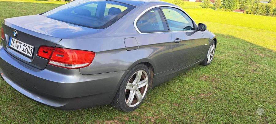 Pelēks BMW 325 2009 Alīta, ar dzinēja tilpumu 3.00 L un nobraukumu 228 tūkst. km par 5500 €, foto 12 vietnē AUTOMOTO.COM.LV