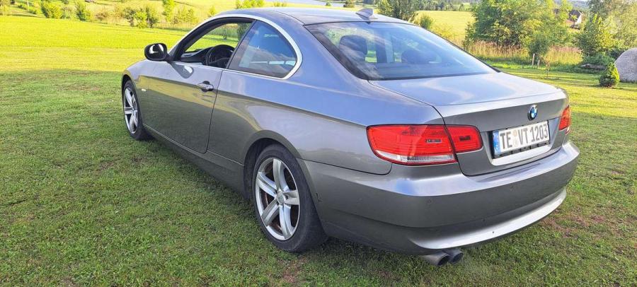 Pelēks BMW 325 2009 Alīta, ar dzinēja tilpumu 3.00 L un nobraukumu 228 tūkst. km par 5500 €, foto 13 vietnē AUTOMOTO.COM.LV