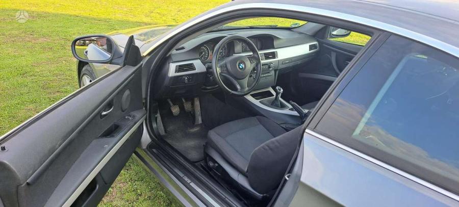 Pelēks BMW 325 2009 Alīta, ar dzinēja tilpumu 3.00 L un nobraukumu 228 tūkst. km par 5500 €, foto 14 vietnē AUTOMOTO.COM.LV