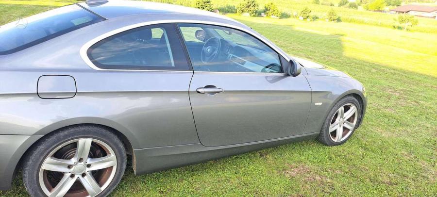 Pelēks BMW 325 2009 Alīta, ar dzinēja tilpumu 3.00 L un nobraukumu 228 tūkst. km par 5500 €, foto 16 vietnē AUTOMOTO.COM.LV