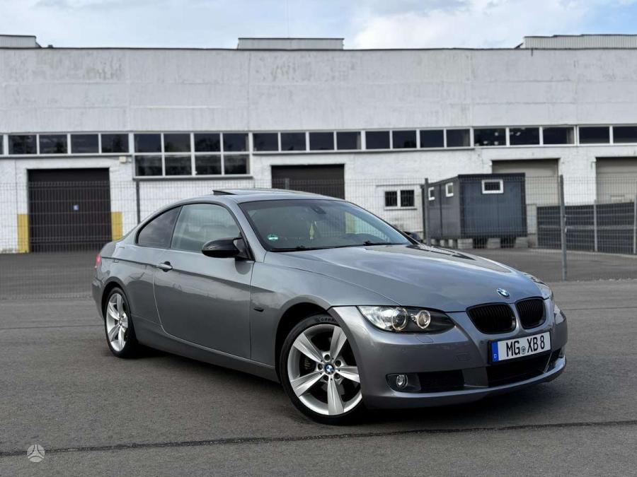 Grey BMW 325 2009 in Marijampole, with an engine capacity of 2.99 L and mileage of 225 thousand km for 6500 €, photo 1 on AUTOMOTO.COM.LV