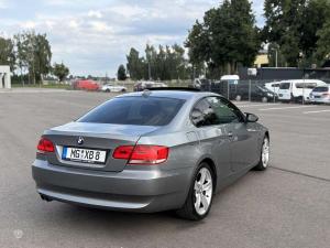 Grey BMW 325 2009 in Marijampole, with an engine capacity of 2.99 L and mileage of 225 thousand km for 6500 €, photo 5 on AUTOMOTO.COM.LV