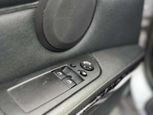 Grey BMW 325 2009 in Marijampole, with an engine capacity of 2.99 L and mileage of 225 thousand km for 6500 €, photo 10 on AUTOMOTO.COM.LV