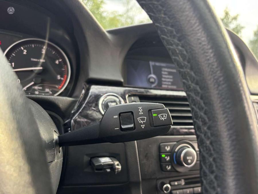 Grey BMW 325 2009 in Marijampole, with an engine capacity of 2.99 L and mileage of 225 thousand km for 6500 €, photo 12 on AUTOMOTO.COM.LV