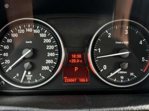 Grey BMW 325 2009 in Marijampole, with an engine capacity of 2.99 L and mileage of 225 thousand km for 6500 €, photo 19 on AUTOMOTO.COM.LV